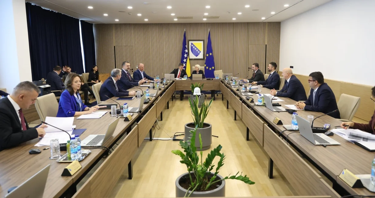 Država pod ključem HDZ-a i SNSD-a: "Sa njima za stotinu godina nećemo doći do vrata EU" | Portal ...