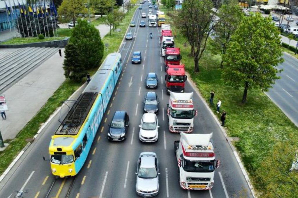 Dan bez radnog vremena: Vozači i automehaničari proslavili svoj dan uz ...